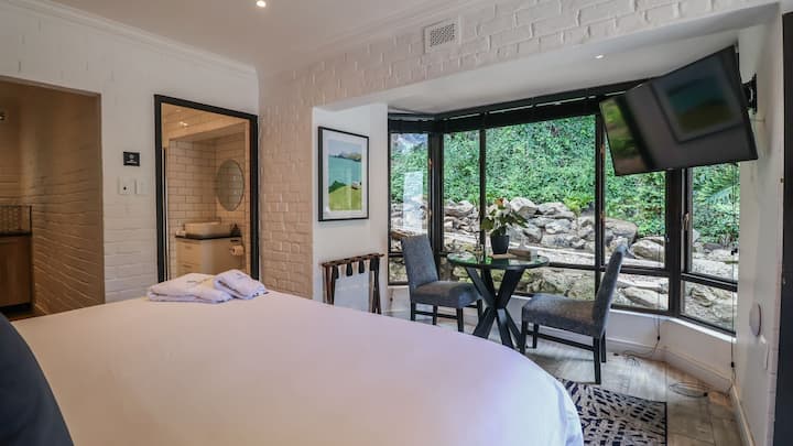 Rudi's Private Garden View Cottage With King Bed - Wilderness