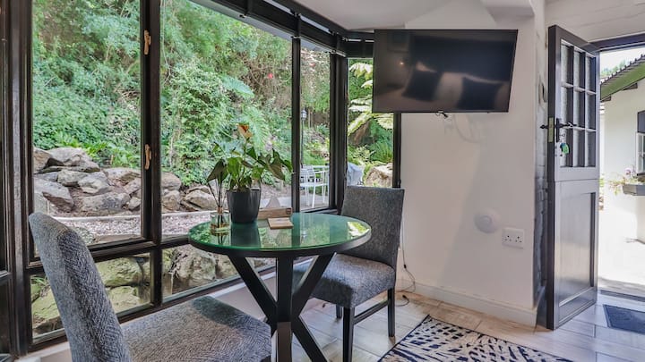 Rudi's Private Garden View Cottage With King Bed - Wilderness