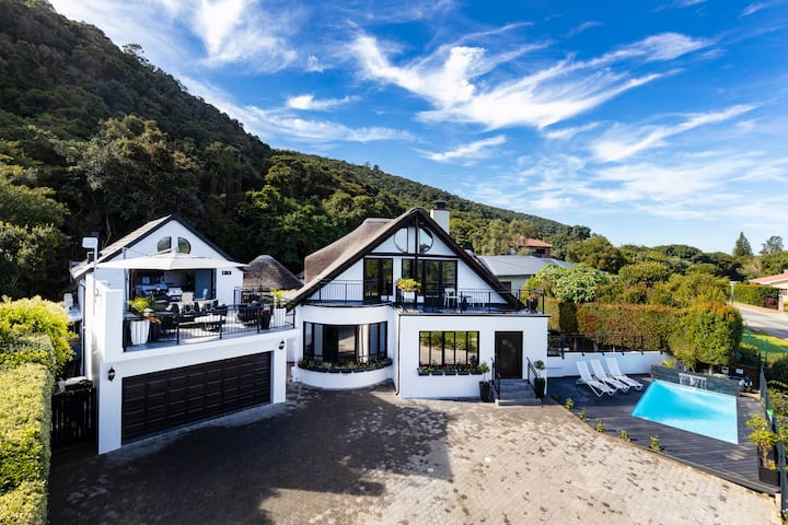 Bee's Deluxe King Bed Suite With Jacuzzi - Wilderness