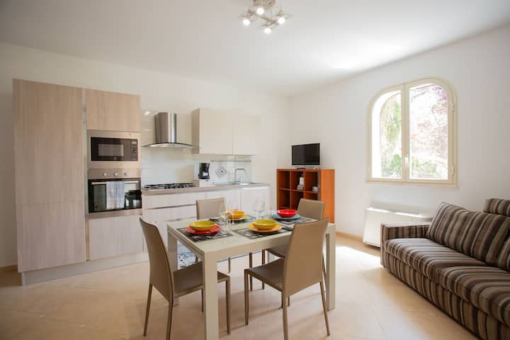Casa Manoti: Elegante Appartamento Con Terrazza - Taormina