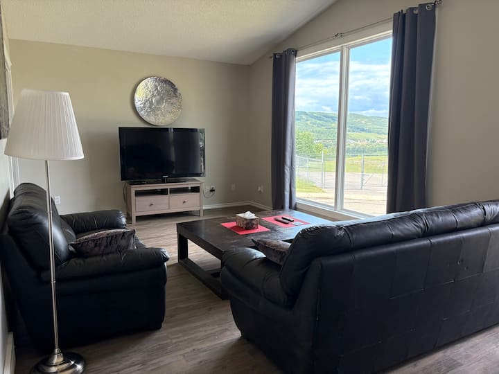 4 Bedroom House In Peace River - Peace River