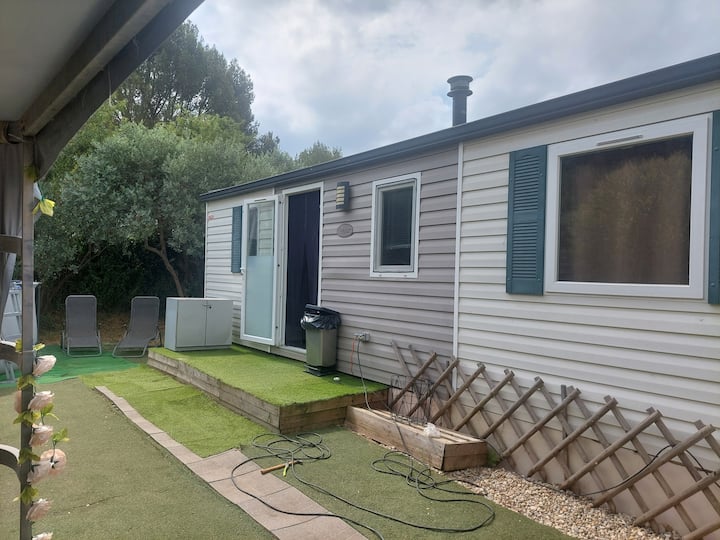 Charmant Mobil Home Avec Piscine - Cuges-les-Pins