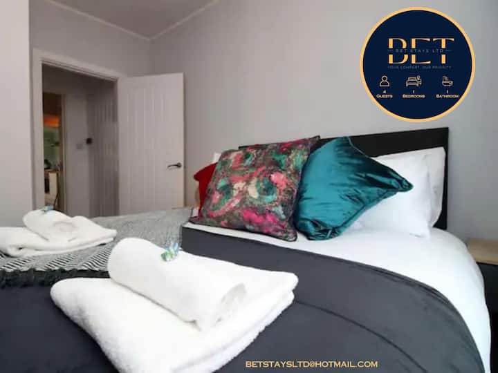Long Stays - Ground Floor Flat - Sleeps 4 - Bath