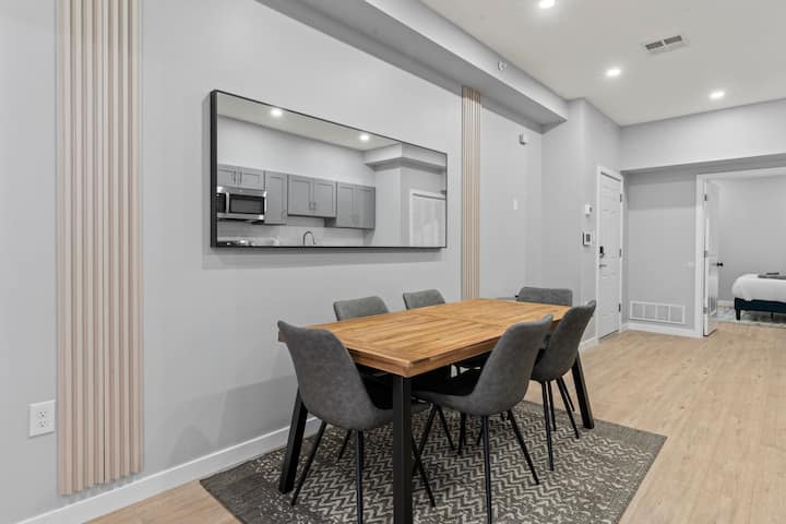 3-queen Beds | Sleeps 6 | Prime Old City | Family - Philadelphia, PA