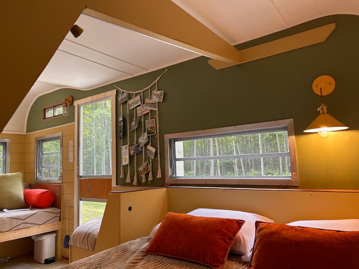 Remodeled Vintage Rv On 10 Secluded Acres - Michigan