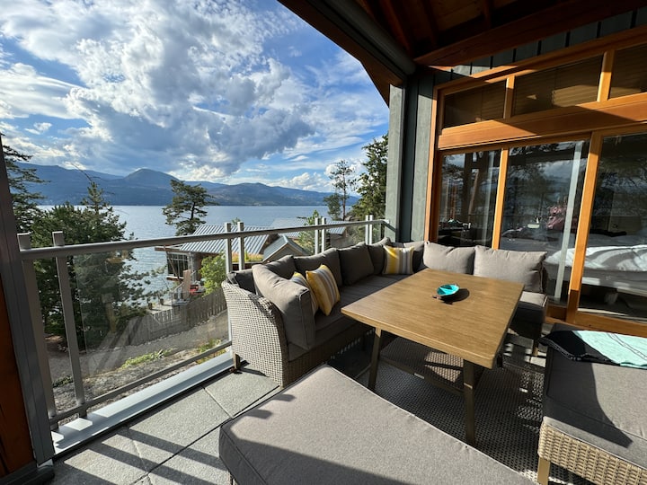 Lakefront Villa/beach Access/hot Tub/pool/marina - Vernon