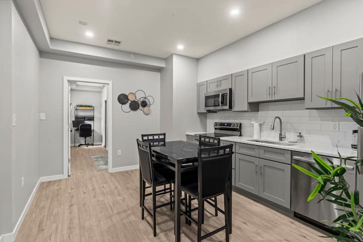 2-bedrooms 2-baths |  Sleeps 4 | Old City | Family - Philadelphia, PA