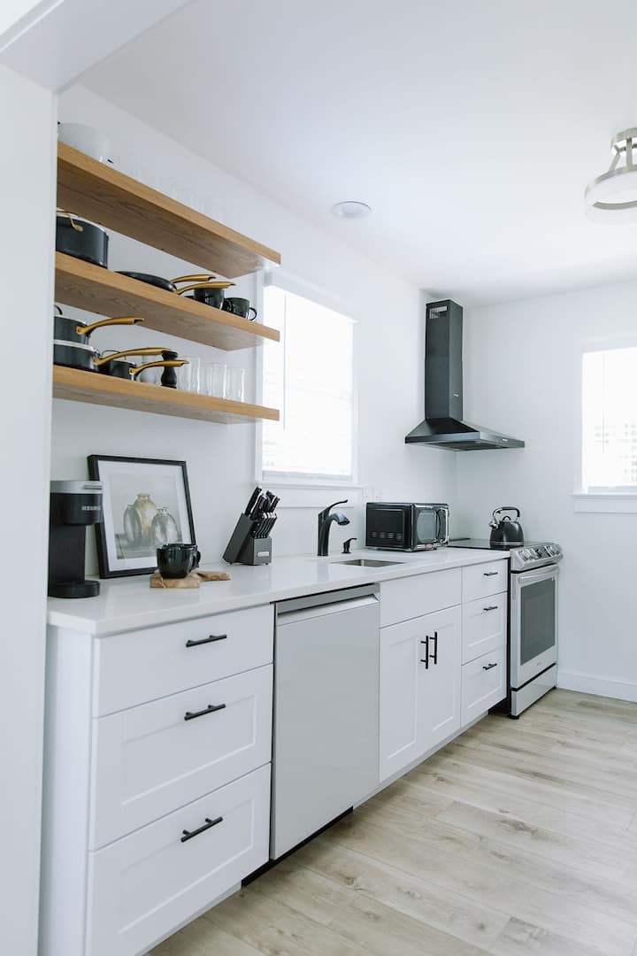 Full Furnished_temporary Housing _yard_sleeps 6 - Shenandoah, VA