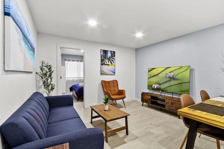 New! Modern 3-bedroom Retreat Fully Updated! - El Paso, TX