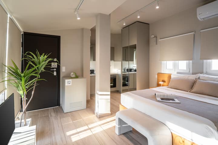 Upper Penthouse With Large Terrace, Laundry & Gym - Athen
