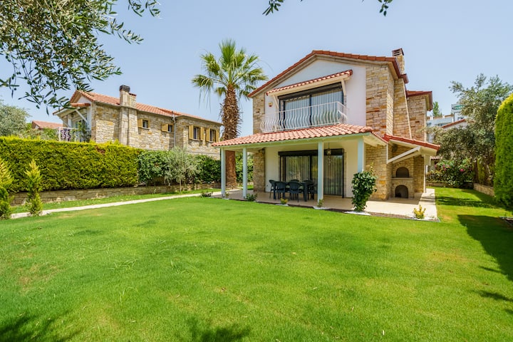 Stone Villa Near Long Beach & Kusadasi Mall - Kuşadası