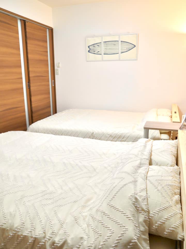 3 Min Walk-tsutenkaku / 1 Train Stop-shinsaibashi - 梅田