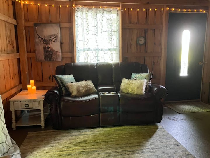 Summer's Ranch Cabin - Geneva, NY