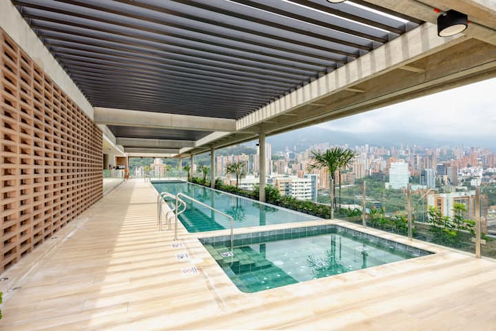 Incredible, Modern Unit With Great View And A/c - Medellín