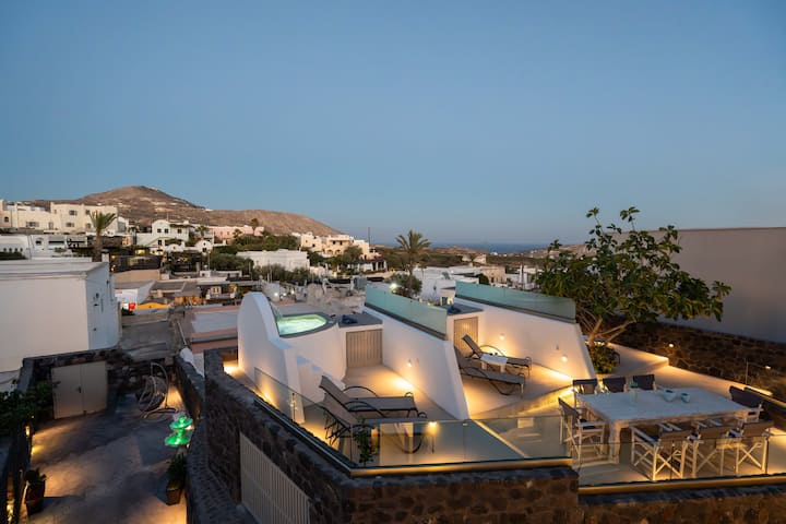 New Lux Yiota Collection 3 Suites & 3 Jacuzzi - Santorini
