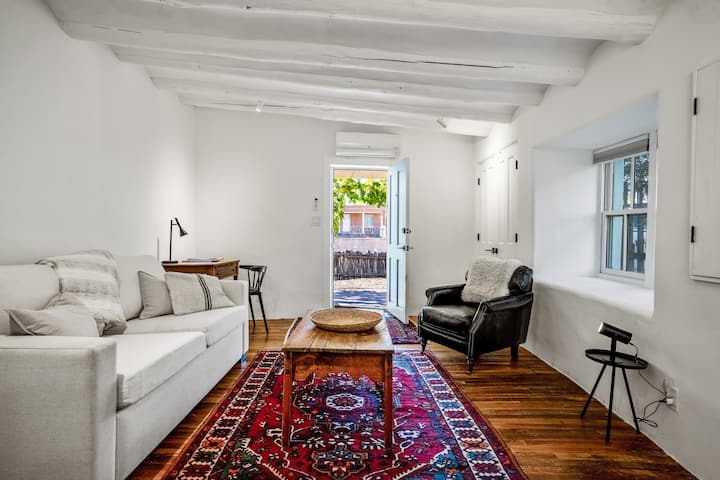 Casita Lupita - Modest & Stylish In A+location - Santa Fe, NM