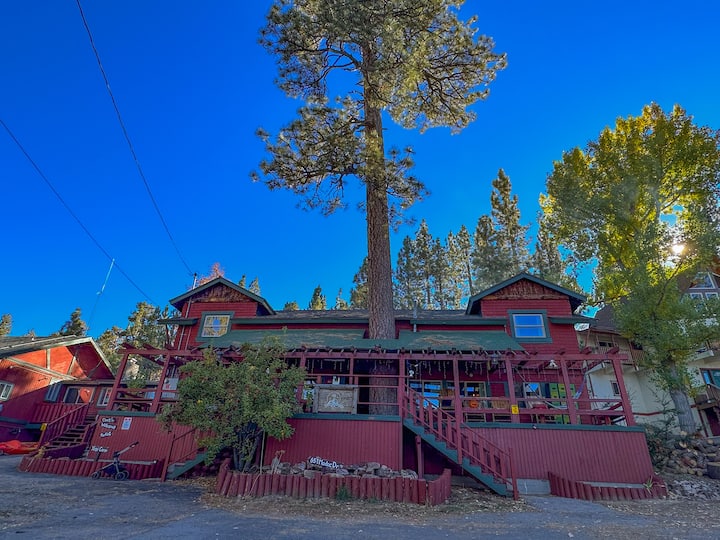 Mountain Lodge Near The Village And Lake - Big Bear Lake, CA