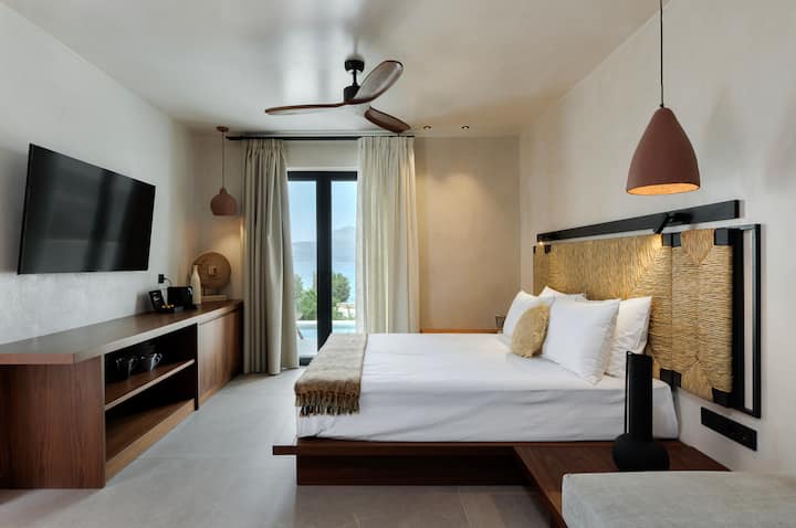 Boho Sapiens Sea View Apartment With Private Pool - Milos