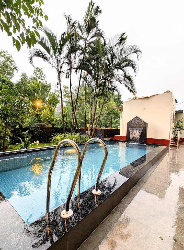 The Roadside Villa : In The Ridge Of Mountains - Khopoli