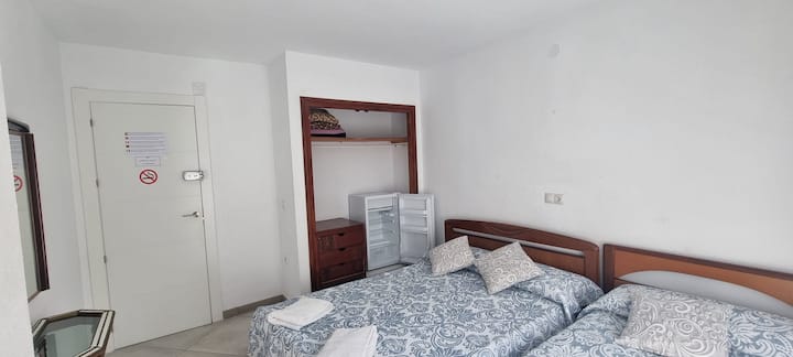 Habitacion Doble A 100 M De La Playa - Benidorm