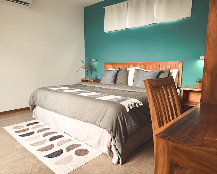 Modern Hilltop Villa Pool King + Daybed Sleeps 4 - El Salvador