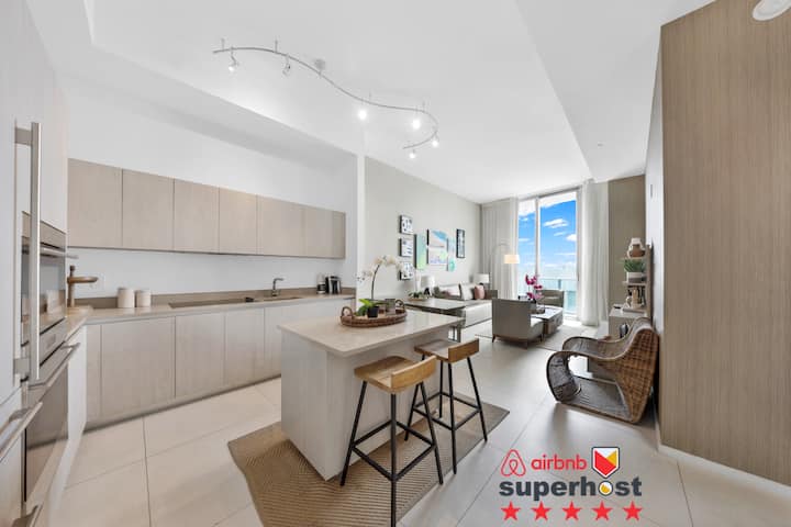 Wake Up To The Sound Of Waves In A Stylish Condo - Sunny Isles Beach, FL