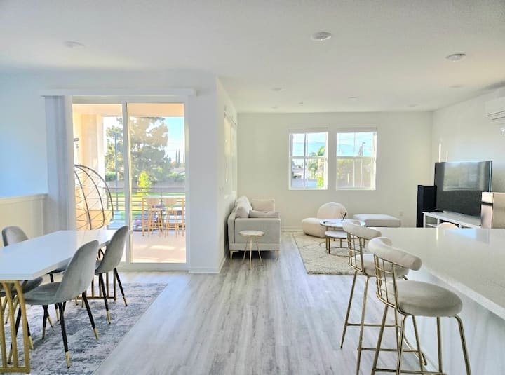 Brand New Modern Corner Unit 3b Condo In Covina - Covina, CA