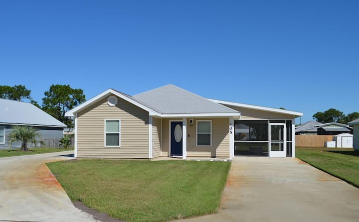 "Shell Haven" Cottage - Large Covered Boat Parking - Port St. Joe, FL