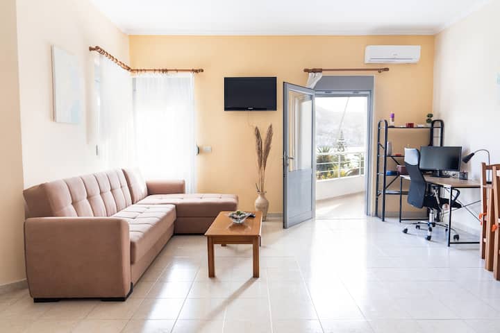 Central Apt W/ Sea View - Remote Work Heaven - Albanien