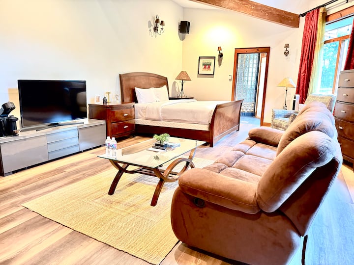 Sid House Jasper | Suite 1 (Main Level) - Jasper
