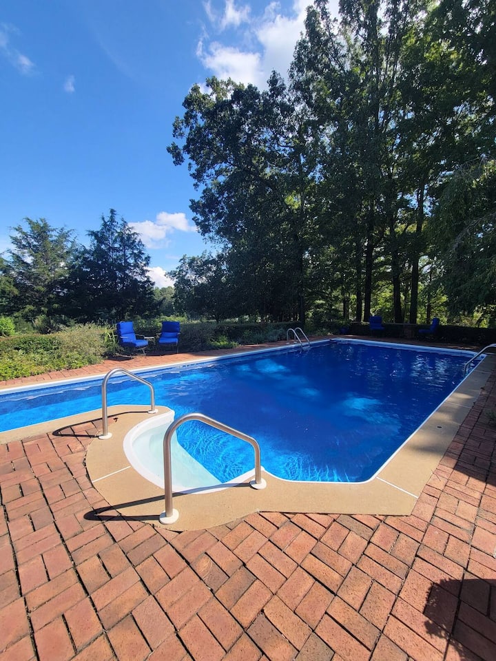 Serenity Cottage - Hillsborough, NC