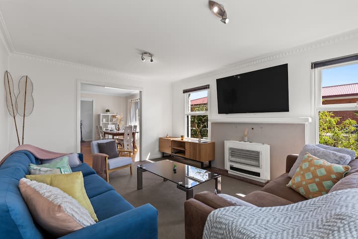 Charming Home On Percy - Aberdeen