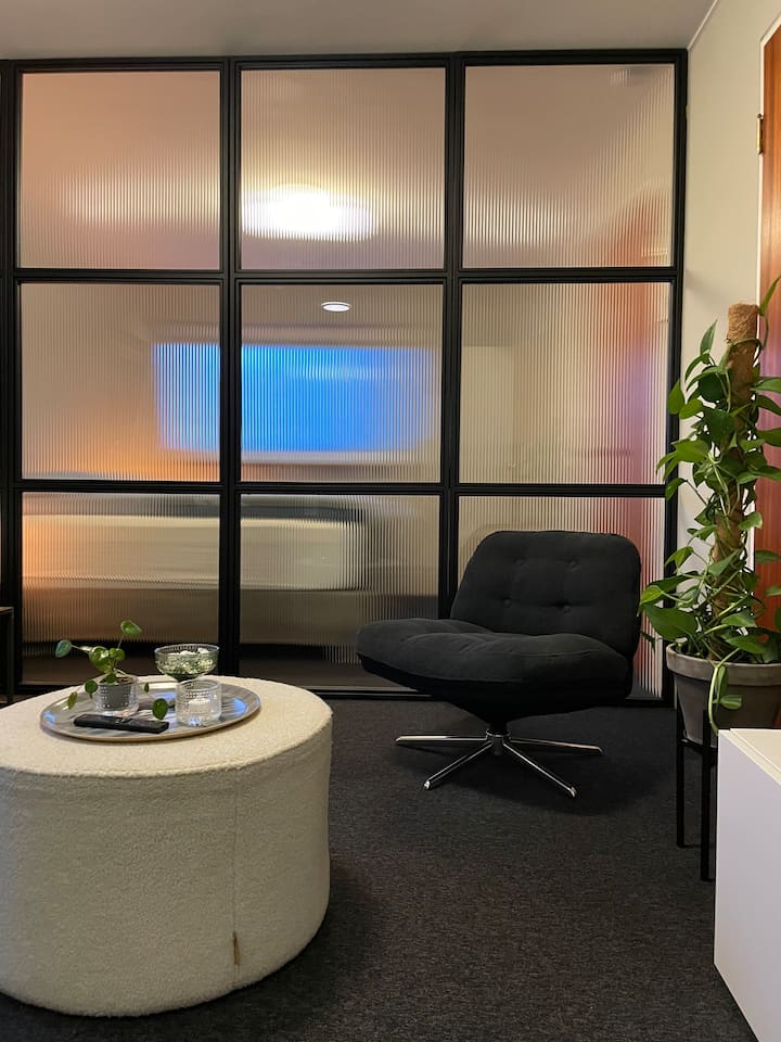Modern Apt. W/private Entrance And Free Parking - Reikiavik