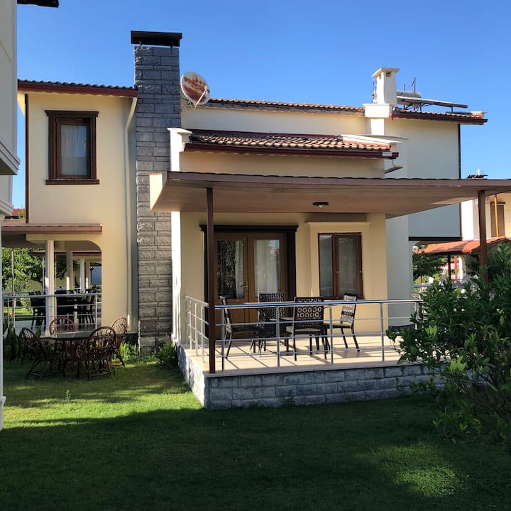 Deniz Kenarında Lüx Villa No:50 - Edremit