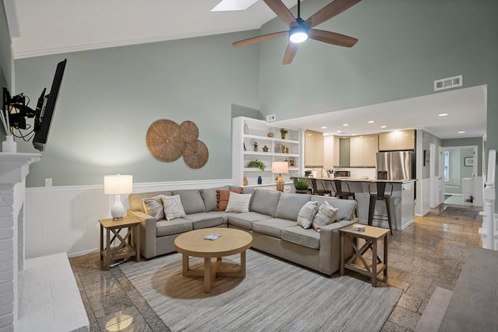 Lions Gate Coastal Retreat Near Wrightsville Beach - Wrightsville Beach, NC