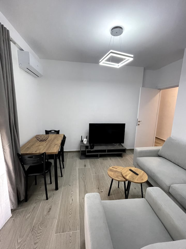 Modern Apartment In Central Vlora - Vlorë