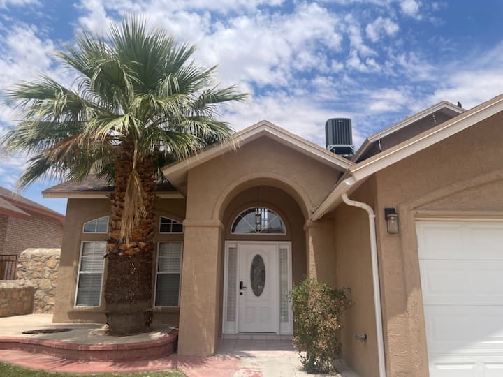 East El Paso House With Access To Park - エル・パソ, TX