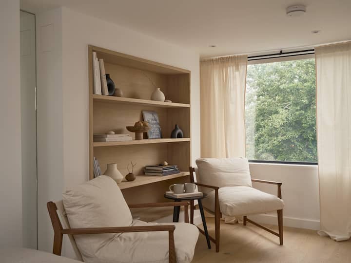 The Invited: Alexandra House - Flat Three - Oxford