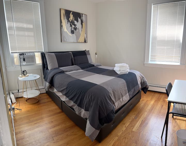 2br. Free Parking. 30 Min To Gillette Stadium - Rhode Island