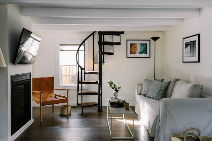 3 Bedroom Cottage At The Roundtree, Amagansett - East Hampton, NY