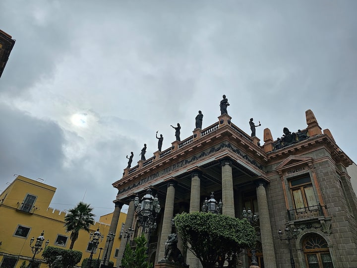 House In Historic Center / Centro Histórico Gto - Guanajuato