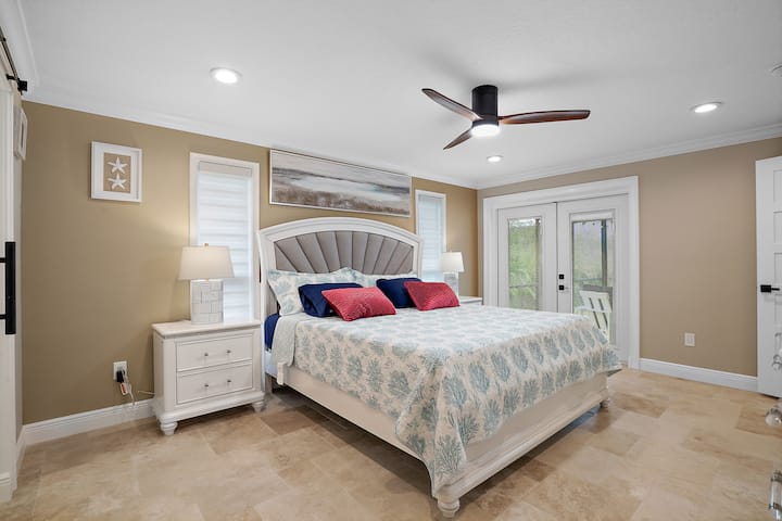 Seaside Serenity Waterfront - Pool Heating Avail - Largo, FL