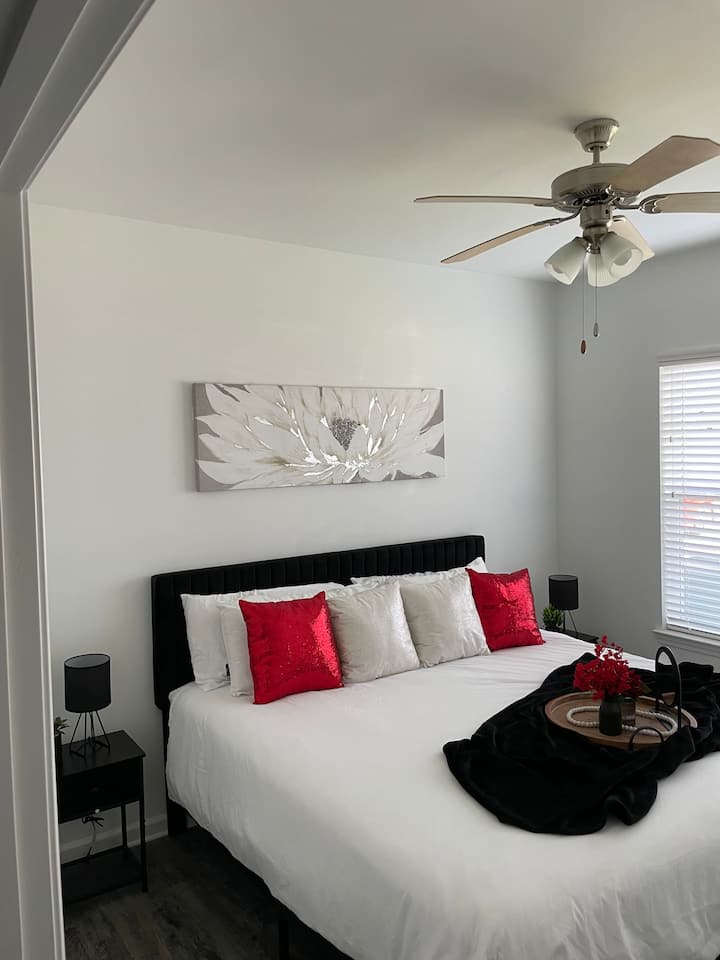 Luxurious One Bd King/pool/gym - Orange Park, FL