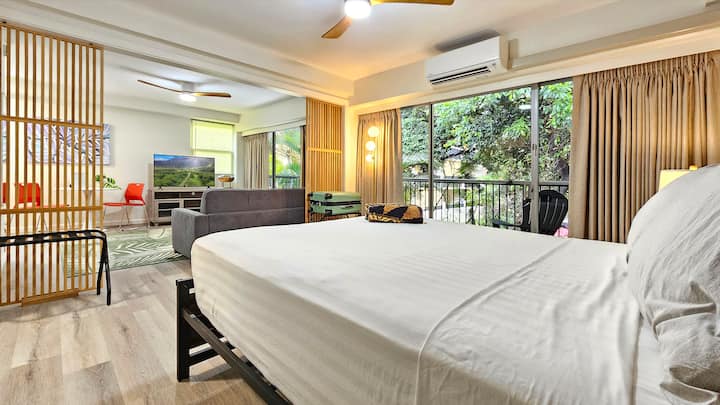 2412 Pe St 306 Large Floorplan With Full Kitchen - Honolulu, HI