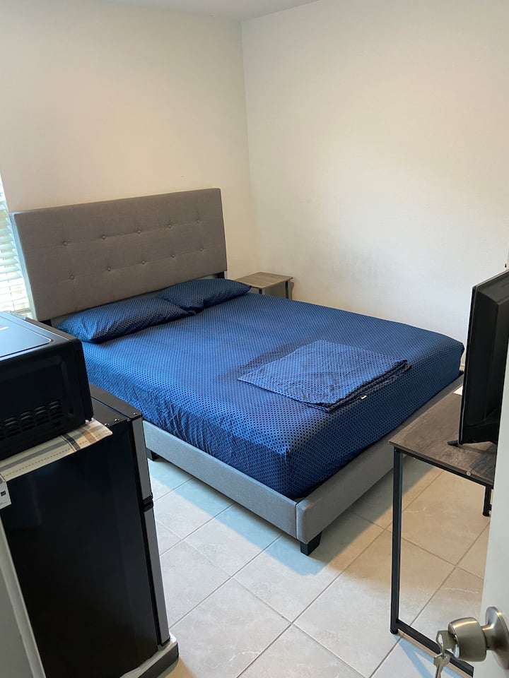 A Cozy Room - Frisco, TX
