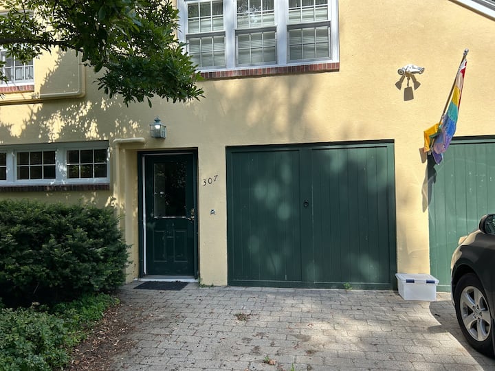 Cottage Suite "B" - Walk To Shops, Train, History - MIT, Cambridge