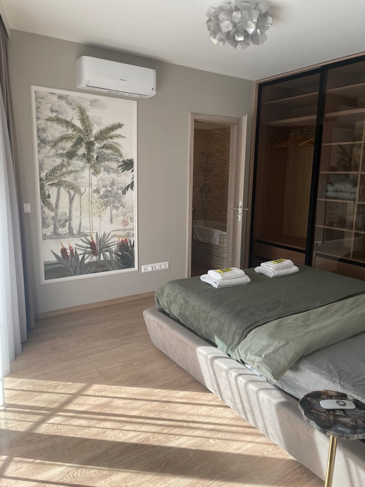 Erkel Estate (4 People, 2 Bathroom, Free Parking) - Budapest