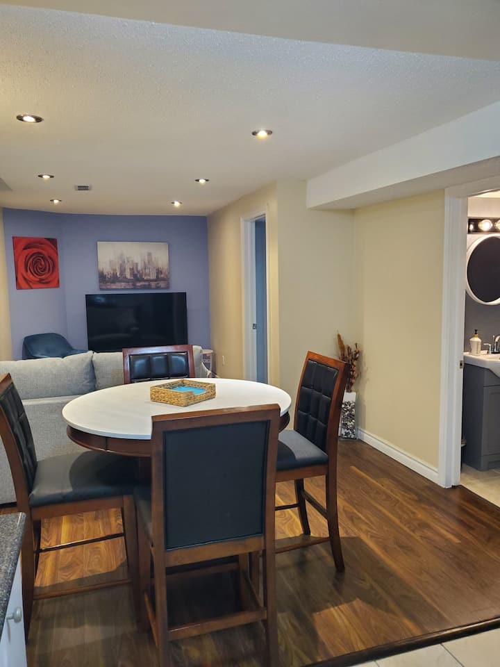 One Bedroom Basement Apartment. Side Entrance. - Milton