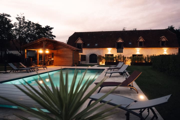 Gîte Familial Dans Grange Rénovée - Martel