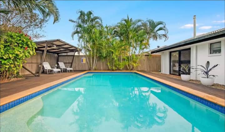 Cool Cabana~5min To Beach! Heated Pool - 14ppl! - Gold Coast